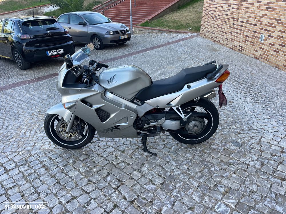 Usado Honda VFR 1998 - 2 680 EUR - Standvirtual.com