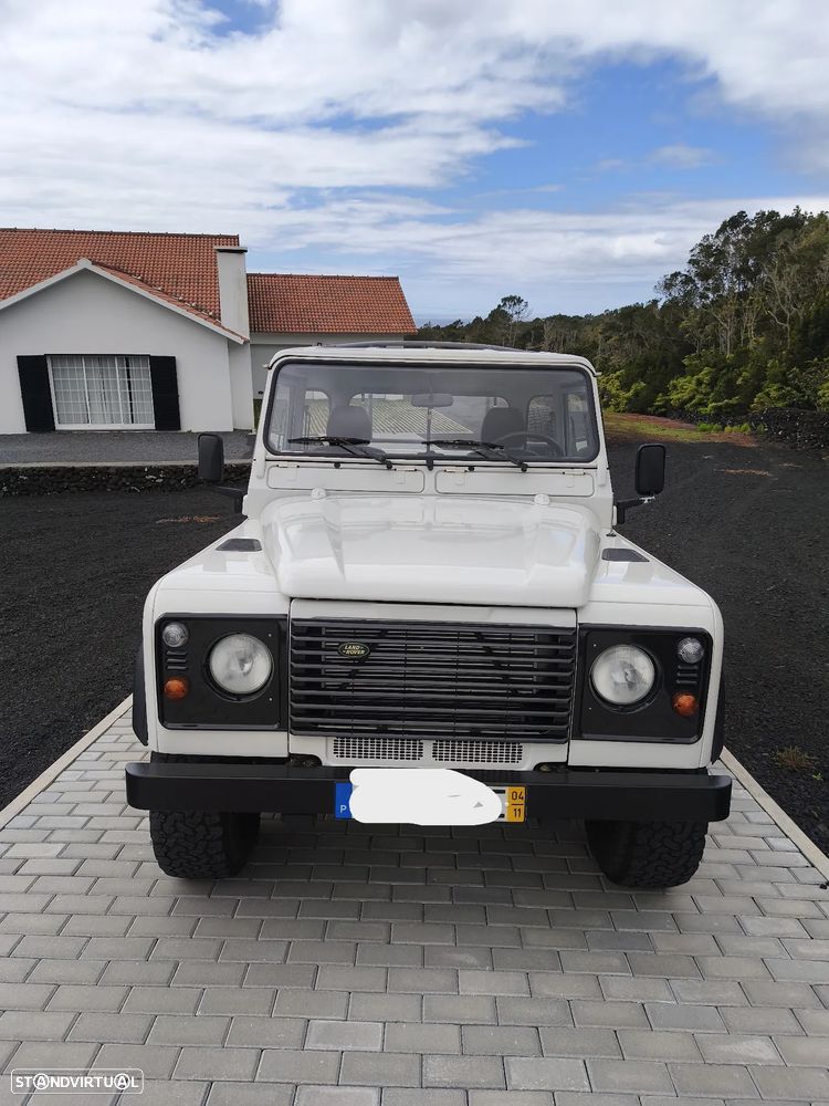 Usado Land Rover Defender 2004 - 24 000 EUR, 254 615 km - Standvirtual.com