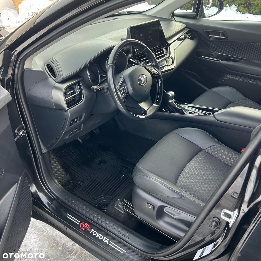 Używany Toyota C-HR 2022 - 76 800 PLN, 167 129 km - Otomoto.pl