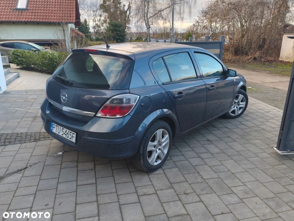 Używany Opel Astra 2009 - 7 999 PLN, 241 000 km - Otomoto.pl
