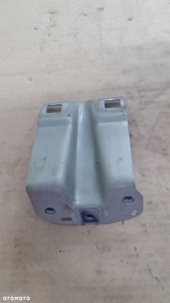 Używany Elementy mocujące - 50 PLN - Otomoto.pl