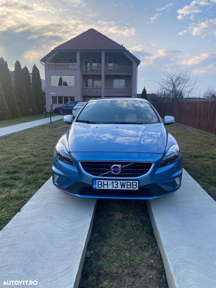 Utilizat Volvo V40 2015 - 7 900 EUR, 250 000 km - Autovit.ro