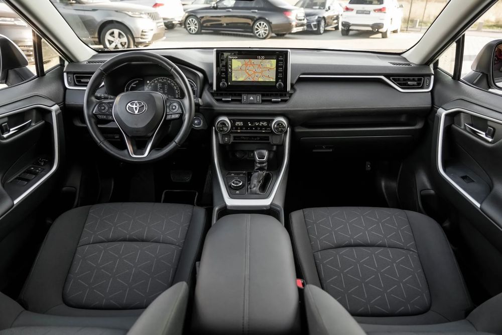 Utilizat Toyota RAV4 2020 - 23 205 EUR, 203 000 km - Autovit.ro