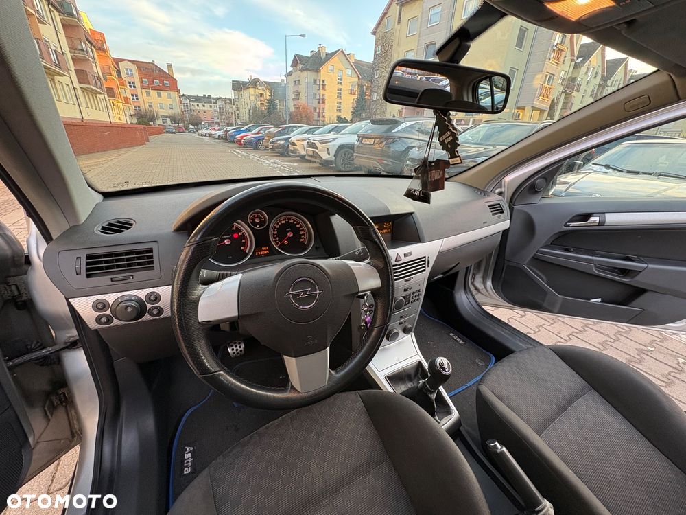 Używany Opel Astra 2004 - 5 950 PLN, 273 000 km - Otomoto.pl