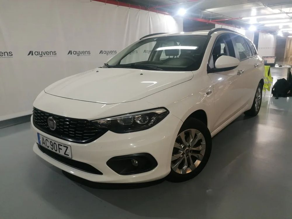 Usado Fiat Tipo Station Wagon 2020 - 14 900 EUR, 80 617 km ...