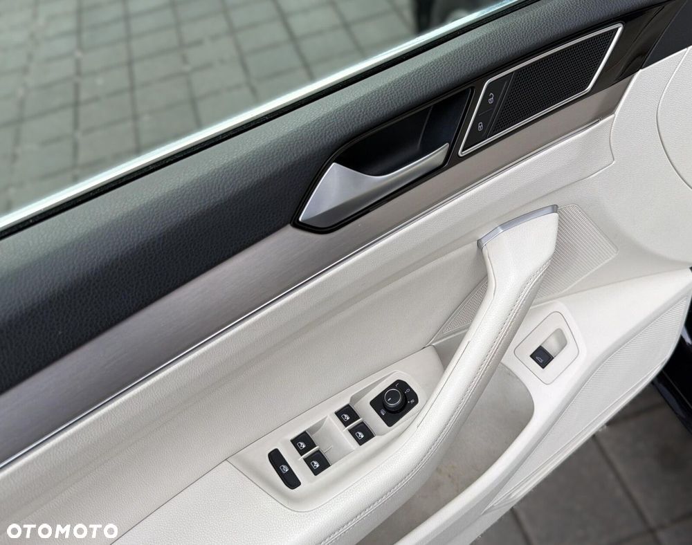 Używany Volkswagen Passat 2016 - 64 900 PLN, 193 393 km - Otomoto.pl