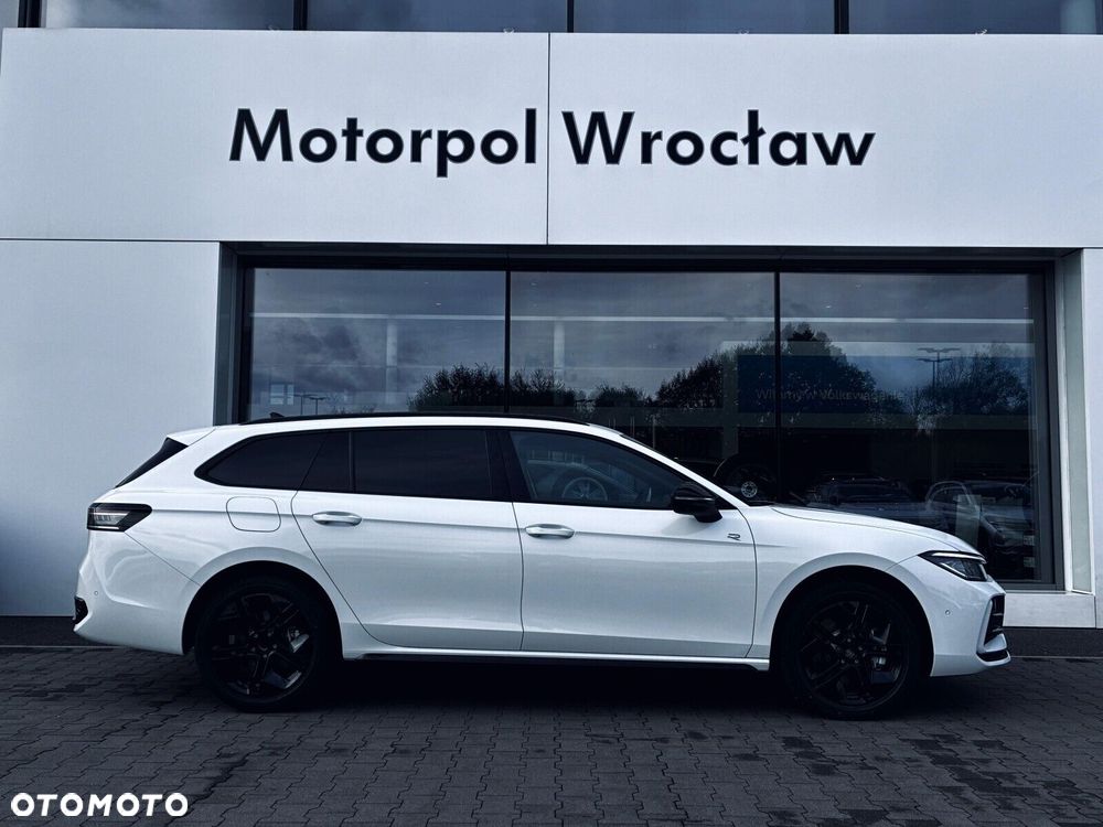 Nowy Volkswagen Passat 2025 - 213 000 PLN, 1 km - Otomoto.pl