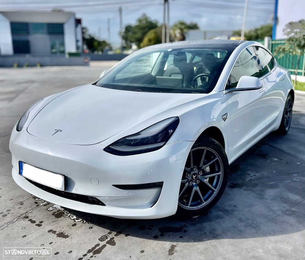 Usado Tesla Model 3 2019 - 22 990 EUR, 182 000 km - Standvirtual.com