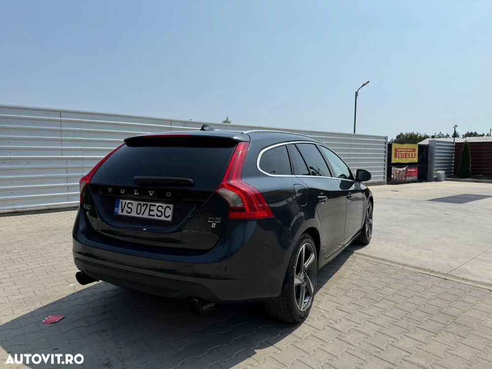 Utilizat Volvo V60 2011 - 7 499 EUR, 296 800 km - Autovit.ro