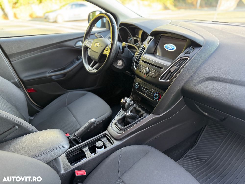 Utilizat Ford Focus 2018 - 5 790 EUR, 250 000 km - Autovit.ro