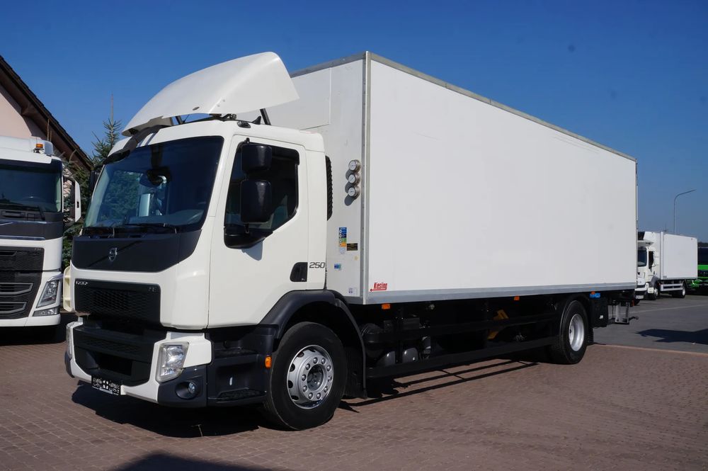 Używany Volvo FE 18.250 Euro 6 18 TON IZOTERMA KONTENER 19 PALET 2014 ...