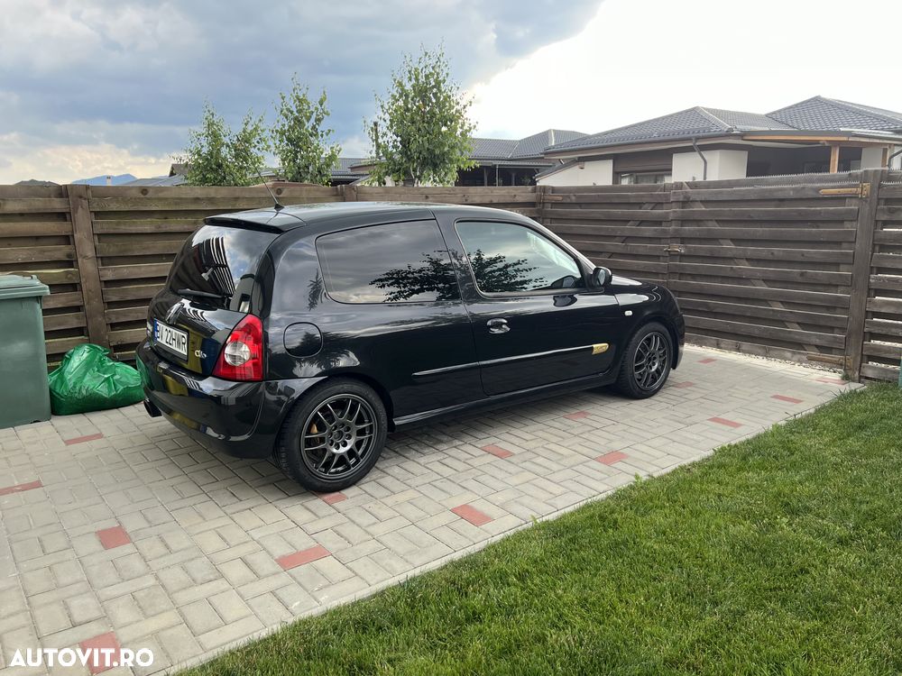 Utilizat Renault Clio 2003 - 6 500 EUR, 192 100 km - Autovit.ro