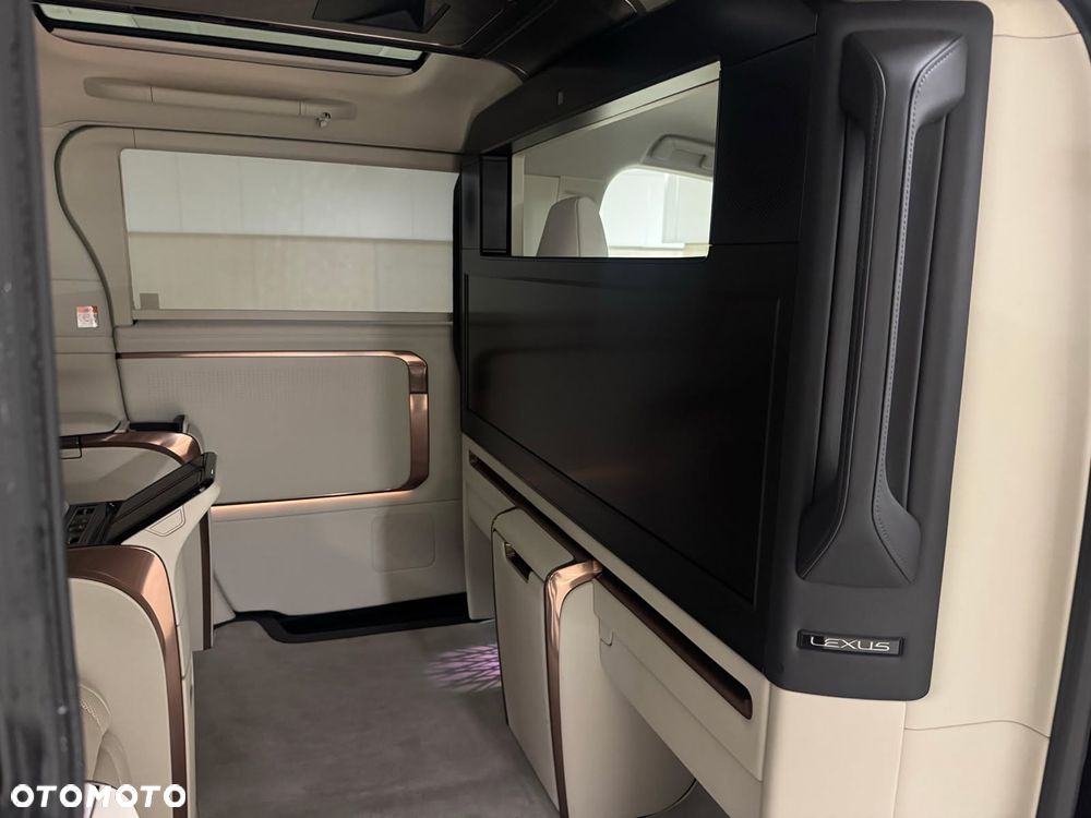 Używany Lexus LM 2024 - 275 000 PLN, 17 000 km - Otomoto.pl