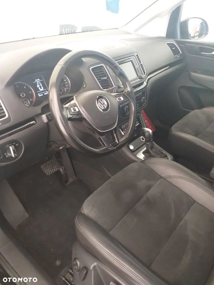 Używany Volkswagen Sharan 2018 - 73 900 PLN, 99 000 km - Otomoto.pl