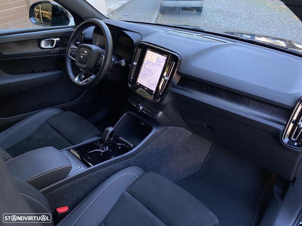 Usado Volvo C40 2022 - 32 900 EUR, 97 000 km - Standvirtual.com