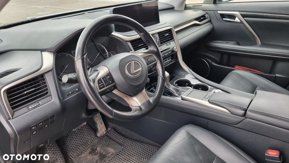 Używany Lexus RX 2021 - 130 000 PLN, 263 114 km - Otomoto.pl