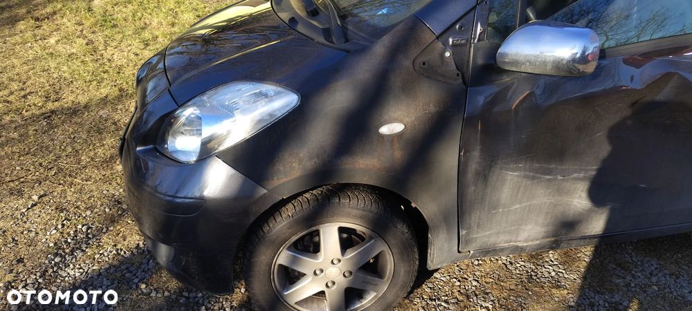 Używany Toyota Yaris 2009 - 10 800 PLN, 174 959 km - Otomoto.pl
