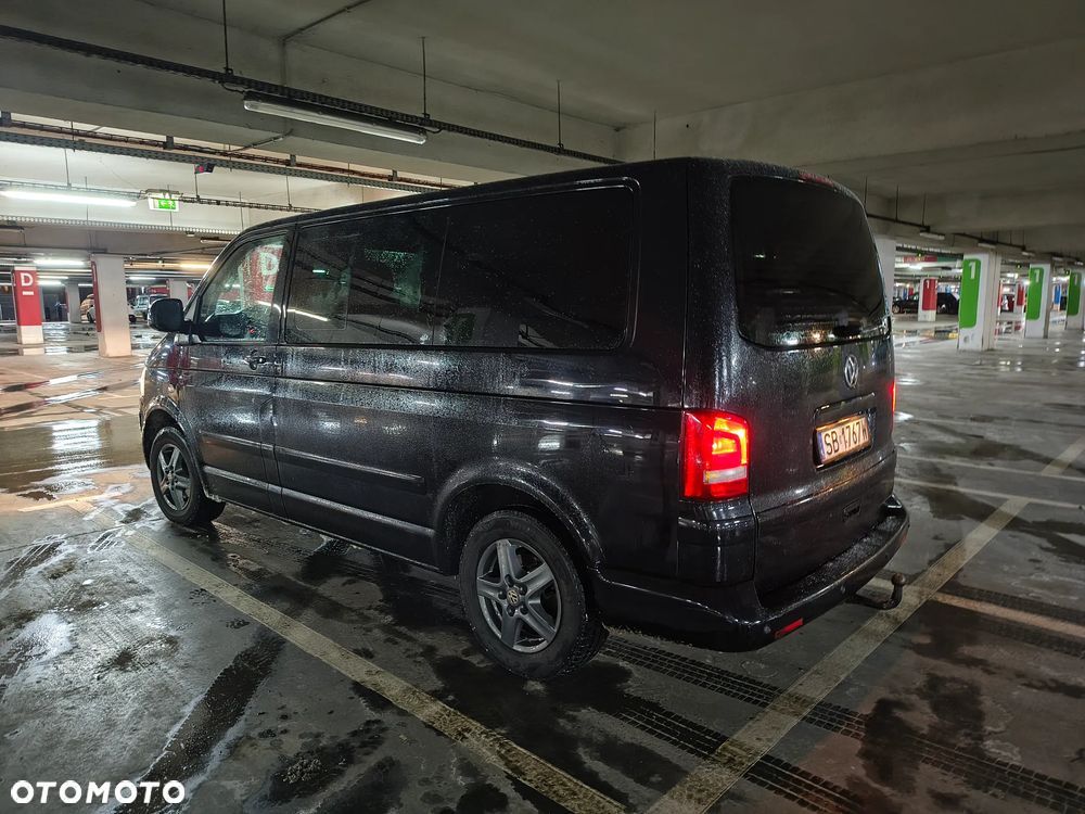 Używany Volkswagen Caravelle 2012 - 51 900 PLN, 328 676 km - Otomoto.pl