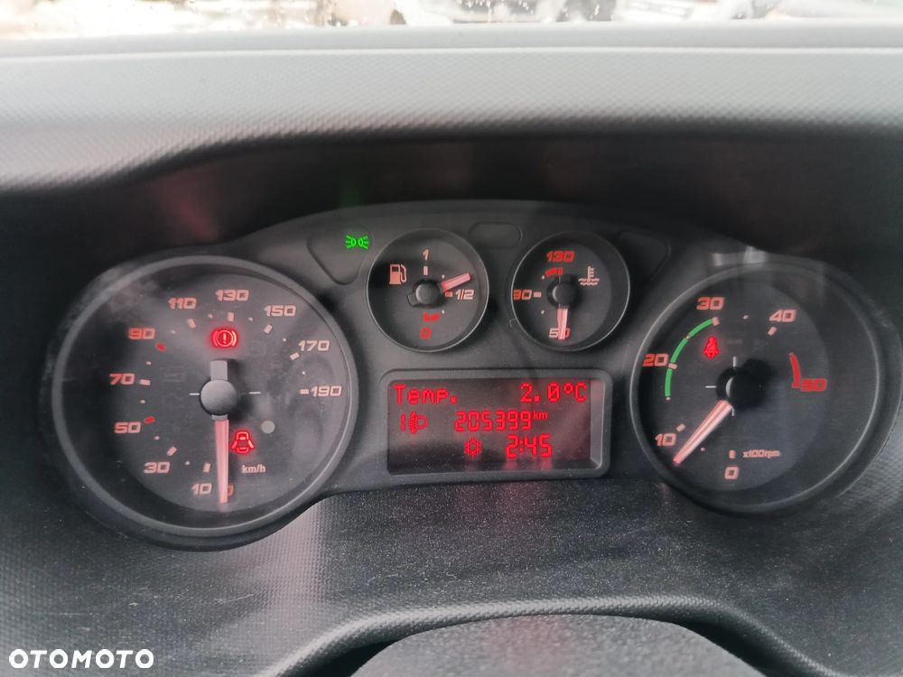 Używany Iveco DAILY 35s13 L2H2 2.3 diesel 126kM, HAK(uciąg 3.5t) OPONY ZIMOWE BDB STAN, OGINALNY ...