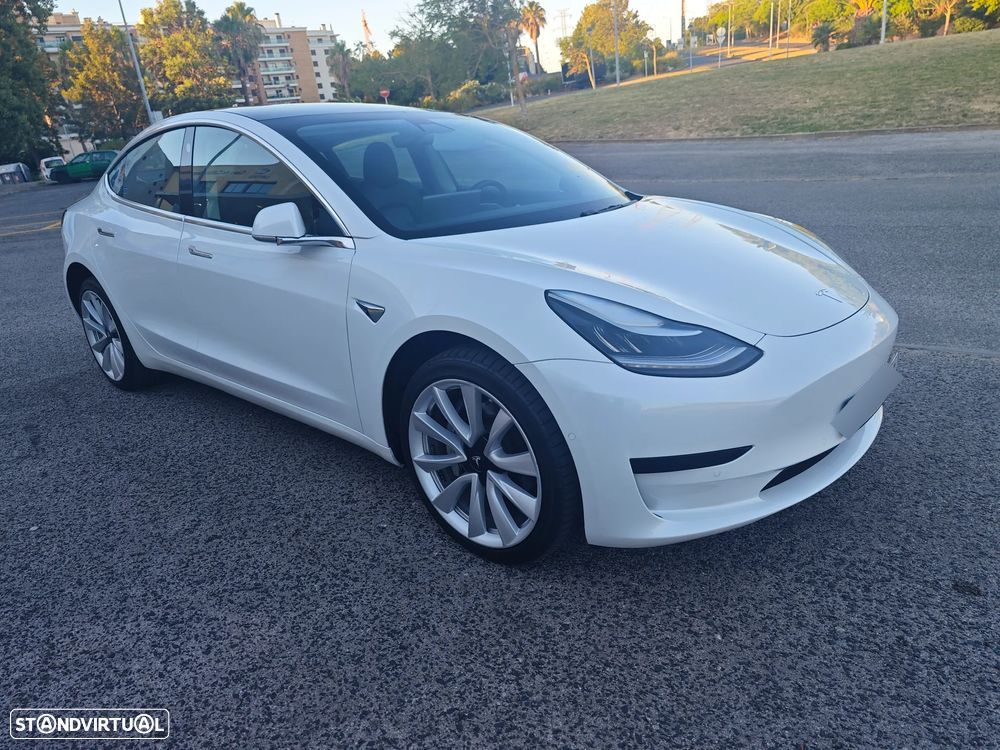 Usado Tesla Model 3 2019 - 20 000 EUR, 90 000 km - Standvirtual.com