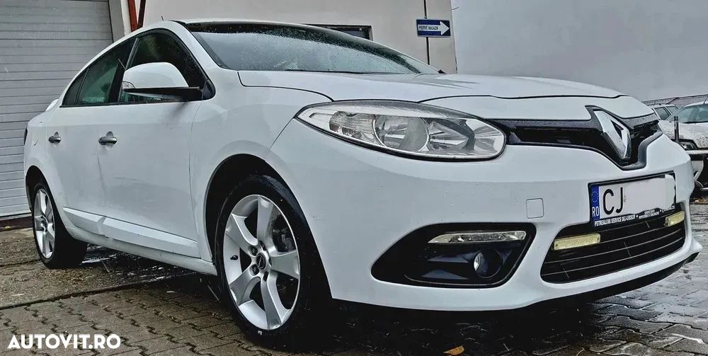 Second hand Renault Fluence - 4 100 EUR28 800 km - Autovit