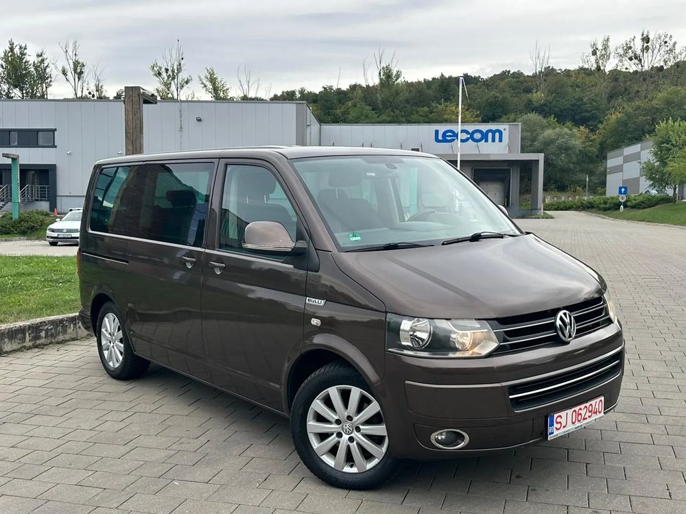 Utilizat Volkswagen Multivan 2010 - 19 999 EUR, 364 000 km - Autovit.ro