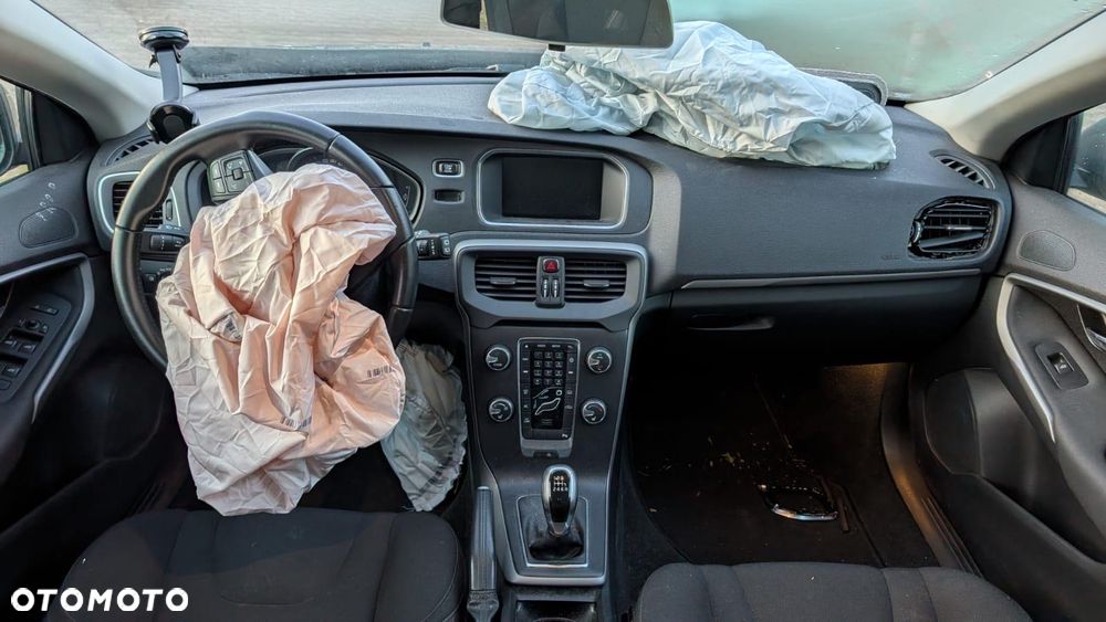 Używany Volvo V40 2016 - 29 000 PLN, 95 447 km - Otomoto.pl