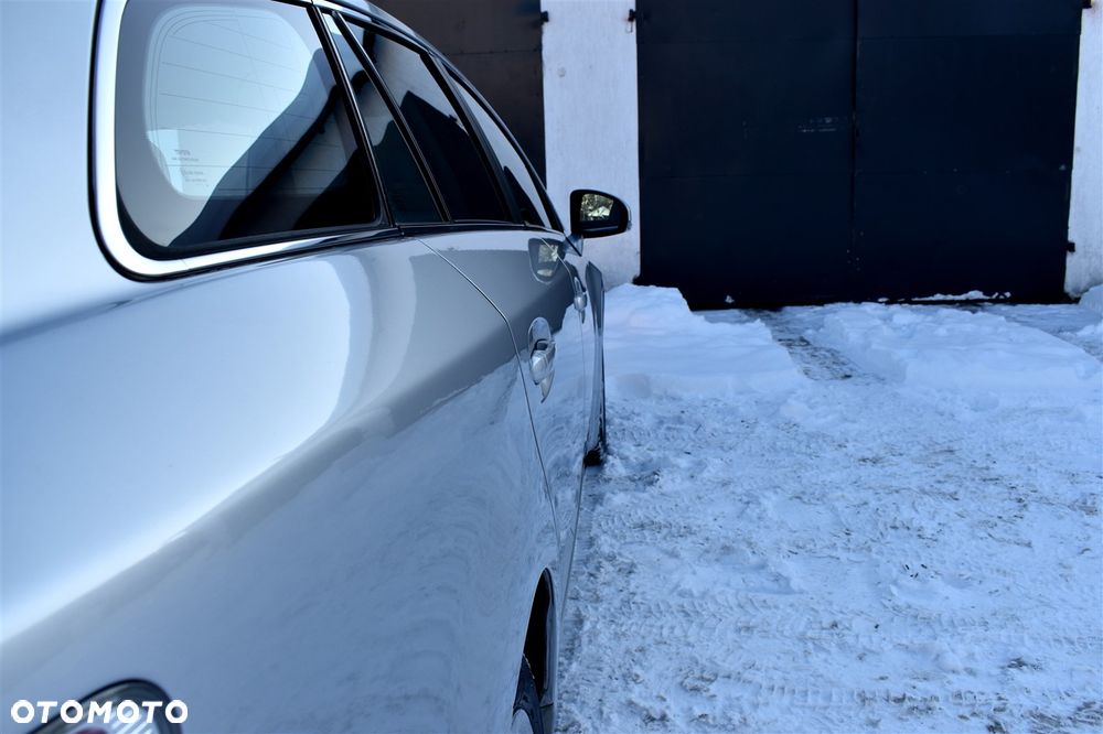 Używany Toyota Avensis 2009 - 24 900 PLN, 266 598 km - Otomoto.pl