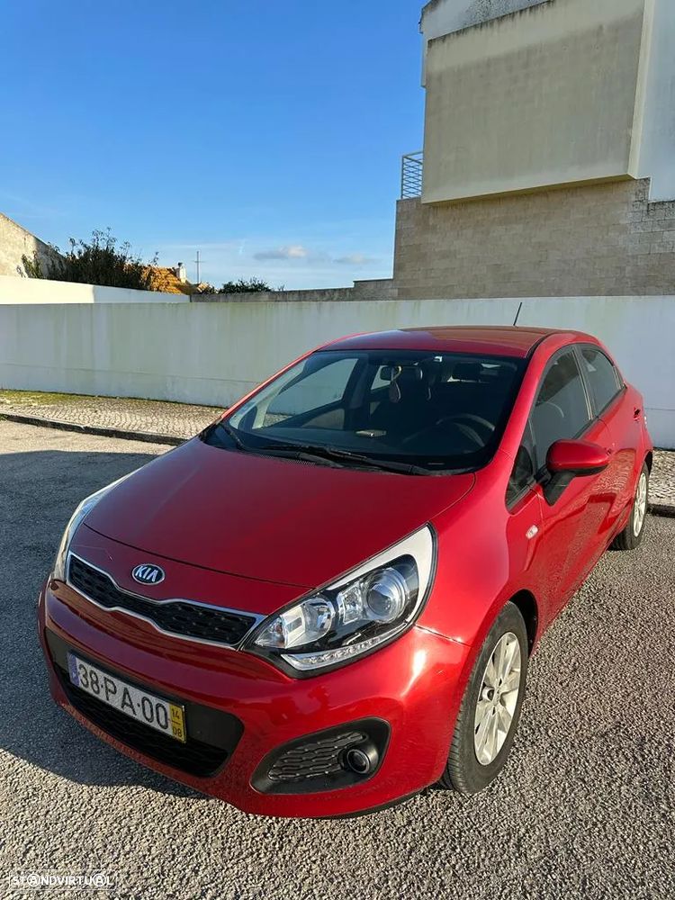 Usado Kia Rio 2014 - 6 500 EUR, 148 486 km - Standvirtual.com