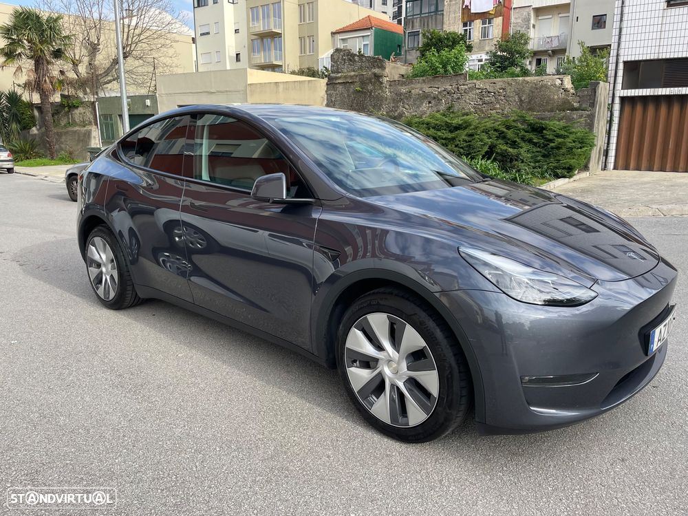 Usado Tesla Model Y 2023 - 43 000 EUR, 59 840 km - Standvirtual.com