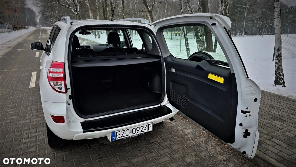 Używany Toyota RAV4 2011 - 38 900 PLN, 221 700 km - Otomoto.pl