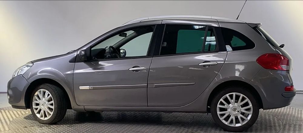 Usado Renault Clio Break 2010 - 5 000 EUR, 247 500 km - Standvirtual.com