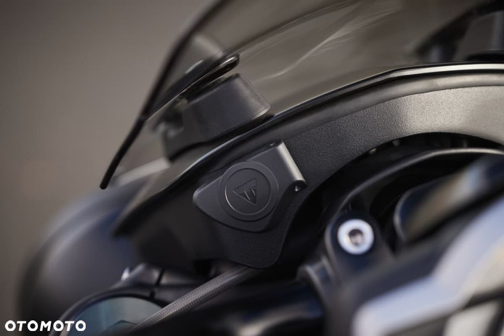 Nowy Triumph Rocket 2025 - 110 300 PLN - Otomoto.pl