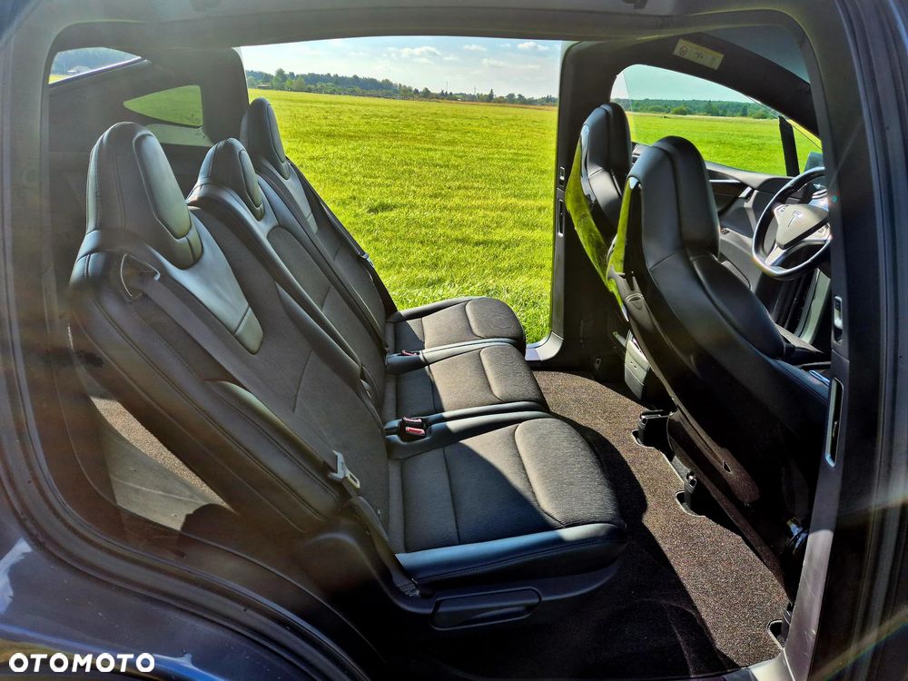 Używany Tesla Model X 2017 - 125 000 PLN, 116 500 km - Otomoto.pl