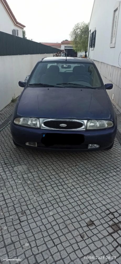 Usado Ford Fiesta 1999 - 890 EUR, 44 000 km - Standvirtual.com