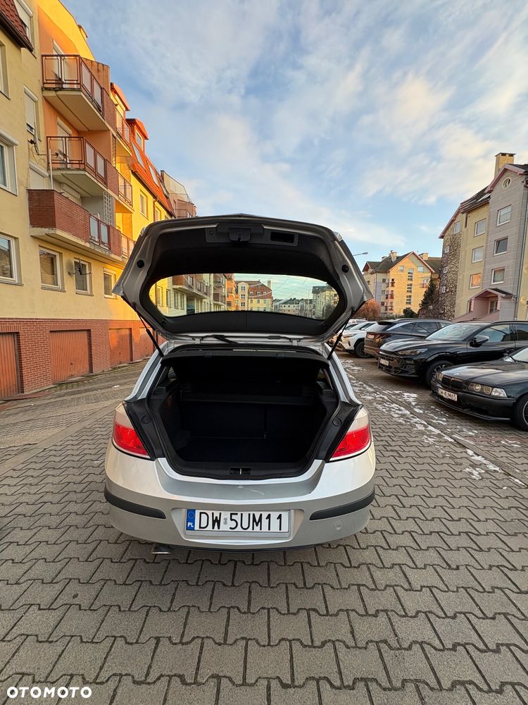 Używany Opel Astra 2004 - 5 950 PLN, 273 000 km - Otomoto.pl