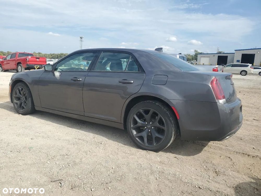 Używany Chrysler 300s 2021 - 49 900 PLN, 76 442 km - Otomoto.pl
