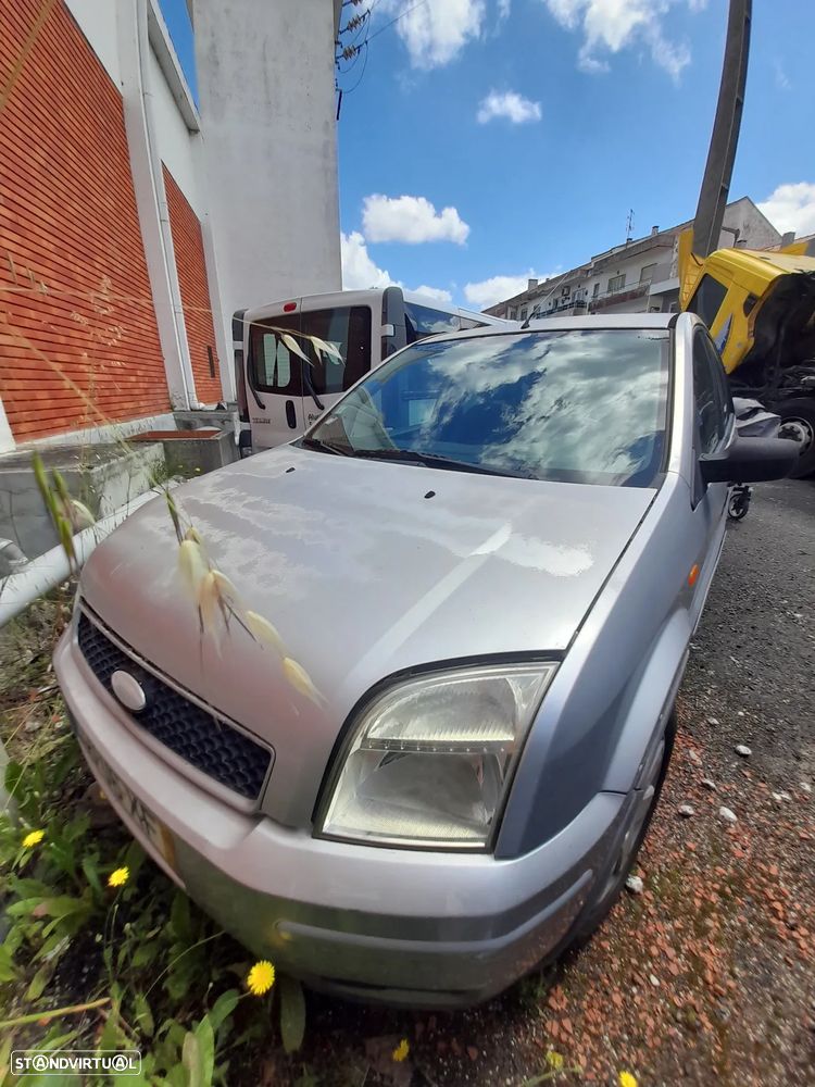 Usado Ford Fusion 2004 - 850 EUR, 270 000 km - Standvirtual.com