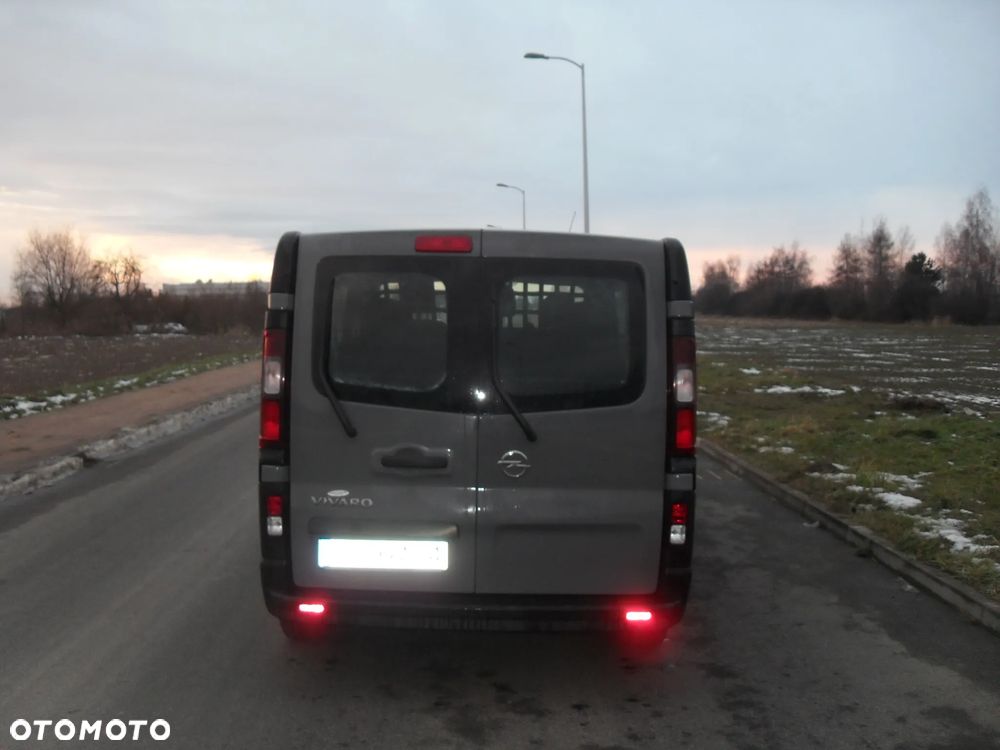 Używany Opel Vivaro 2015 - 43 900 PLN, 268 300 km - Otomoto.pl