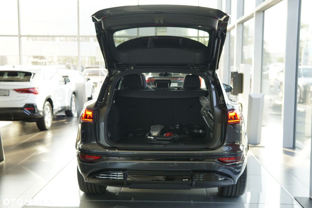 Używany Audi Q6 e-tron 2024 - 299 999 PLN, 3 772 km - Otomoto.pl