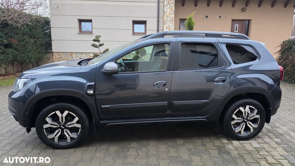 Verwunderlich 2023 Dacia Duster Blue Dci 115 4x4 Journey Fotosnull