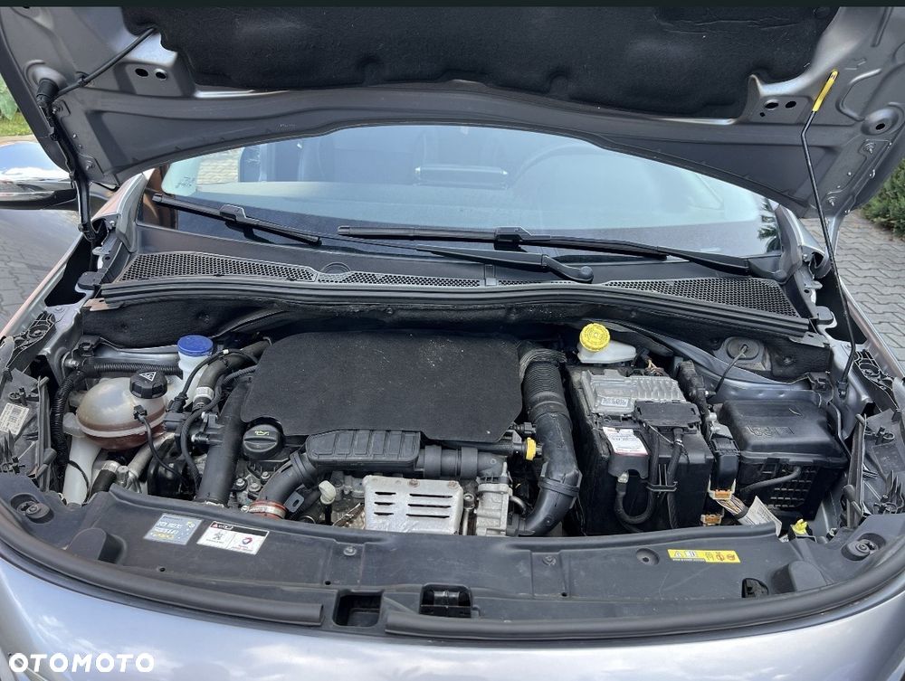 Używany Peugeot 2008 2017 - 35 500 PLN, 60 000 km - Otomoto.pl