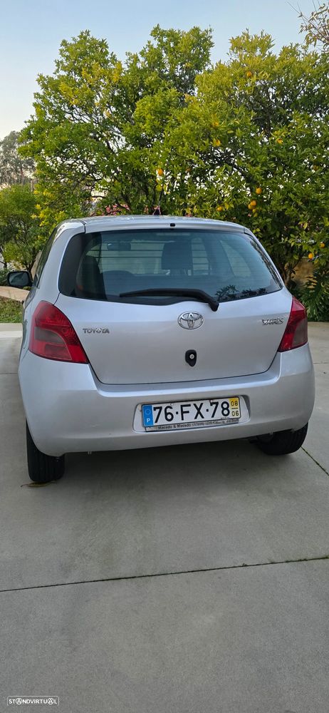 Usado Toyota Yaris 2008 - 4 000 EUR, 420 000 km - Standvirtual.com