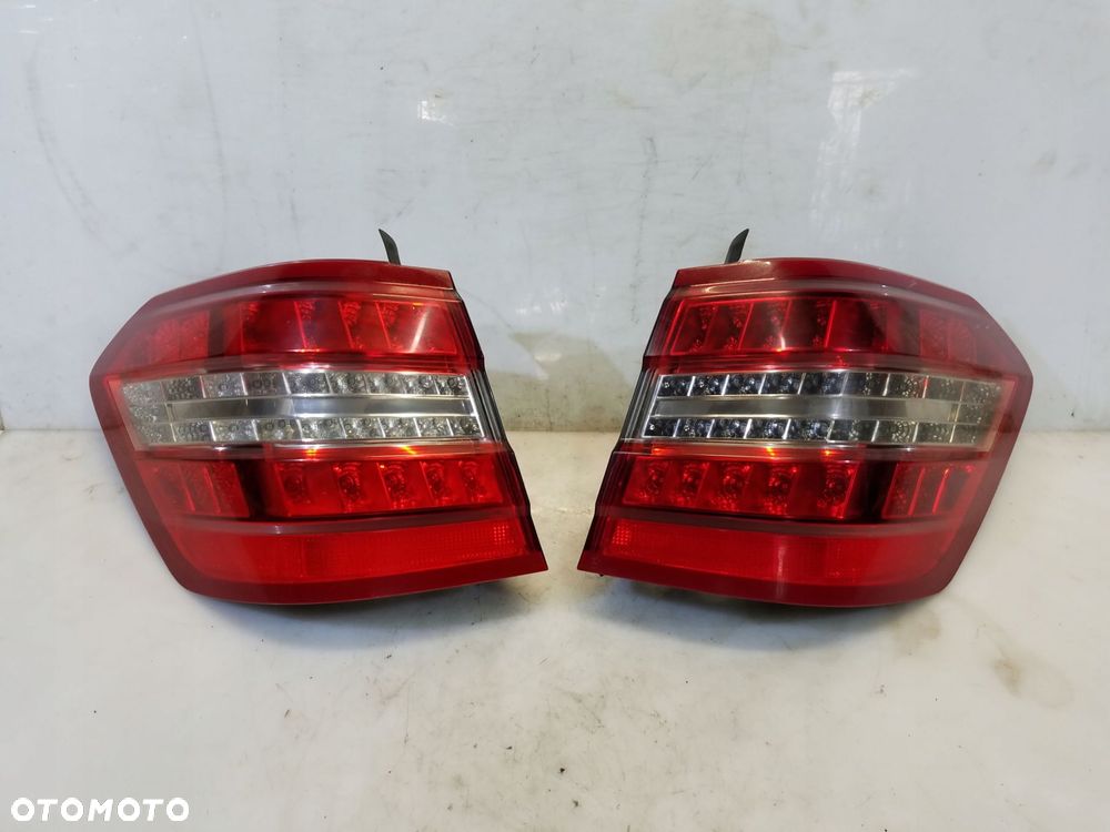 Używany Lampy tylne - 600 PLN - Otomoto.pl