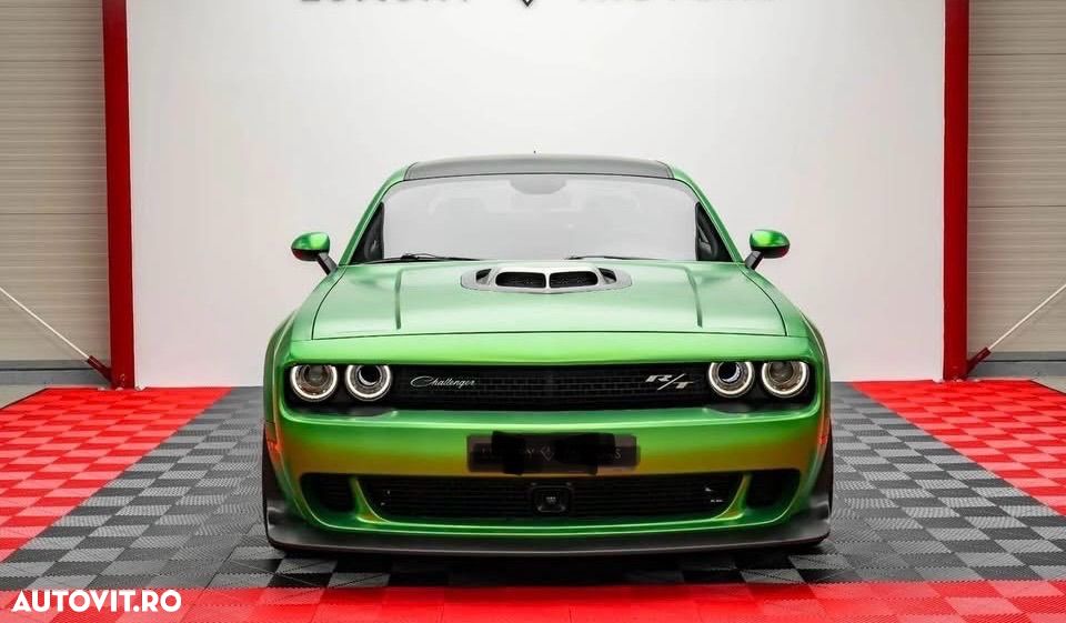 Utilizat Dodge Challenger 2024 - 85 000 EUR, 3 300 km - Autovit.ro