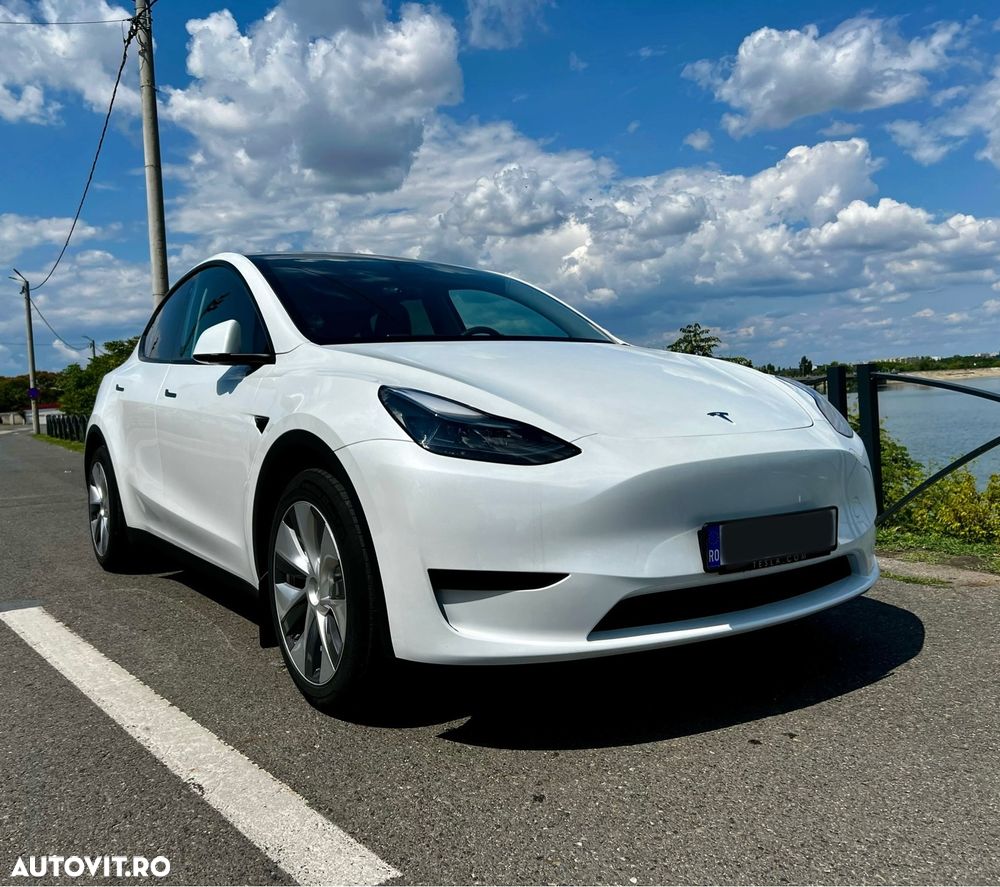 Second hand Tesla Model Y - 33 000 EUR37 000 km - Autovit