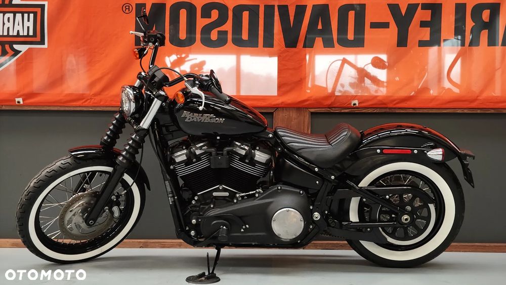 Używany Harley-Davidson Softail Street Bob 2019 - 44 999 PLN - Otomoto.pl
