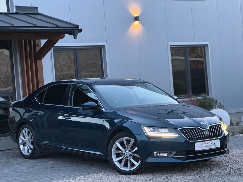 Utilizat Skoda Superb 2017 - 17 499 EUR, 149 500 km - Autovit.ro