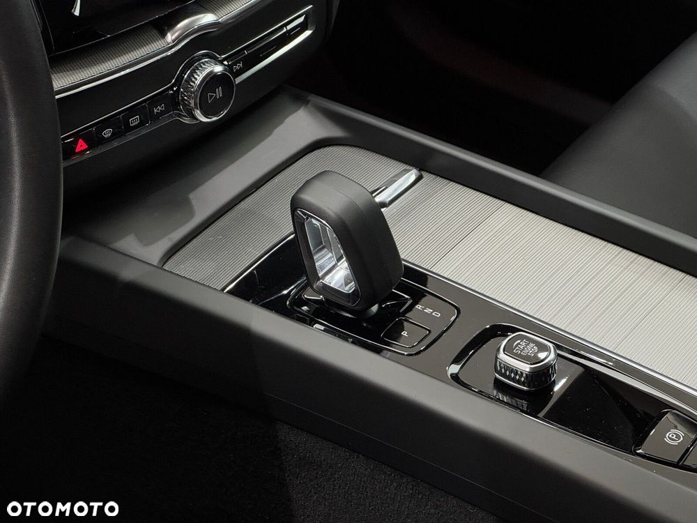 Używany Volvo XC 60 2022 - 175 890 PLN, 80 824 km - Otomoto.pl