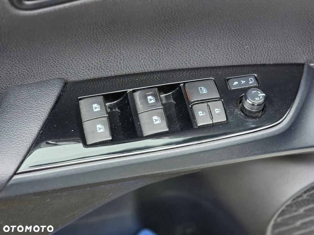 Używany Toyota Prius 2016 - 59 900 PLN, 155 800 km - Otomoto.pl